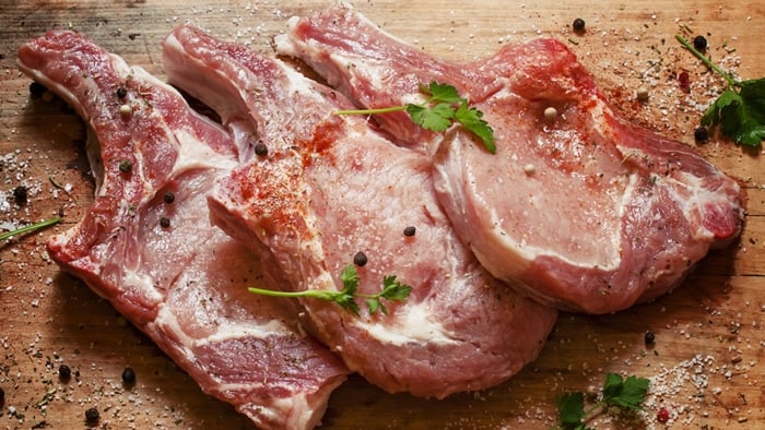 7 temperos básicos para fritar carne suína - Alegra Foods